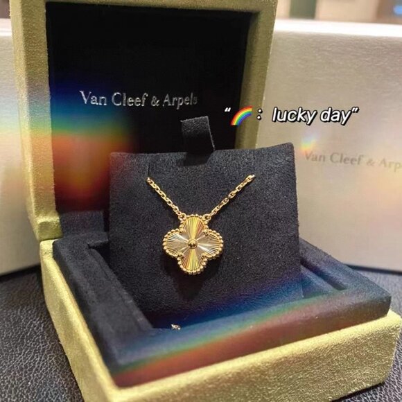 Van Cleef & Arpels | Jewelry | Van Cleef Arpels Fashion 8k Necklace ...